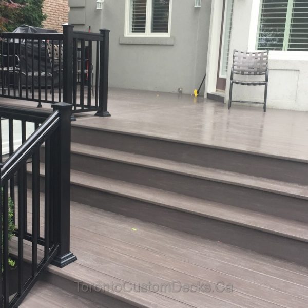 Composite deck with aluminum railings - Toronto Custom deck design ...