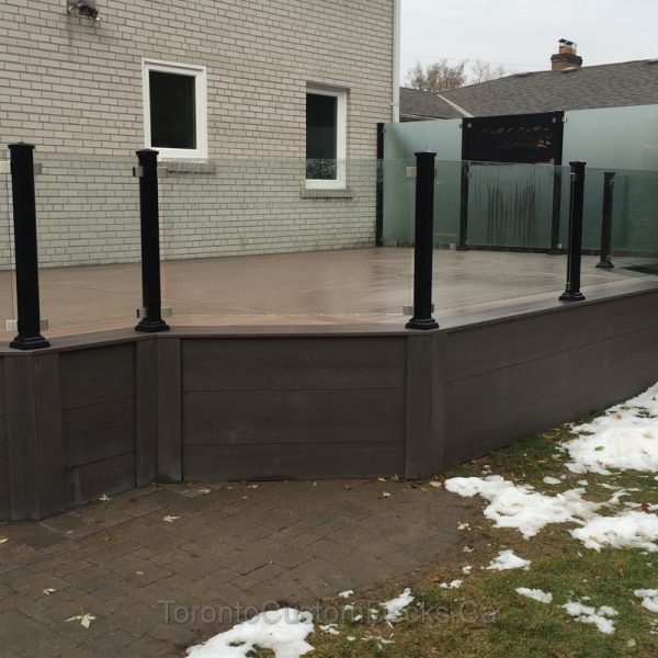 Composite deck with glass railings - Toronto Custom deck design ...